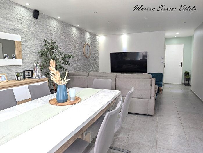 Maison à vendre - Fontenay-Trésigny - 4 pièces - 3 chambres