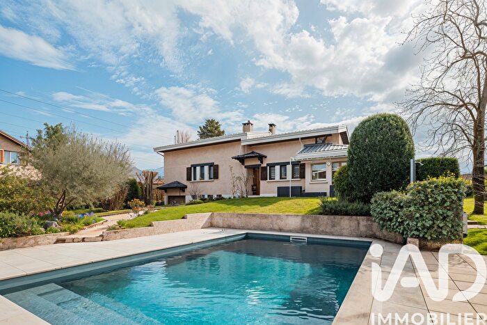 Maison à vendre - Moirans - 7 pièces - 6 chambres