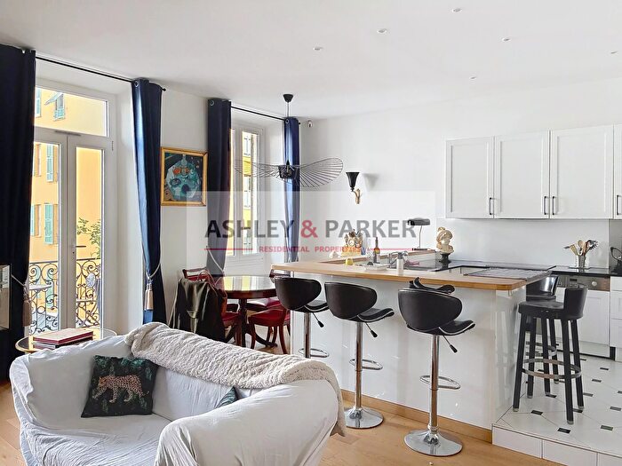 Appartement à vendre - Nice, Le Port - 4 pièces - 3 chambres