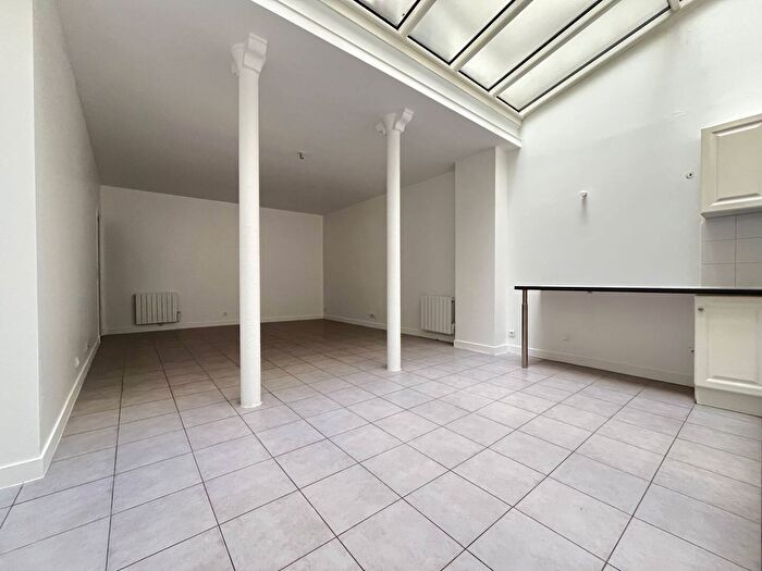 Appartement à louer - Bassin de la Villette, Paris ème - 3 pièces - 2 chambres