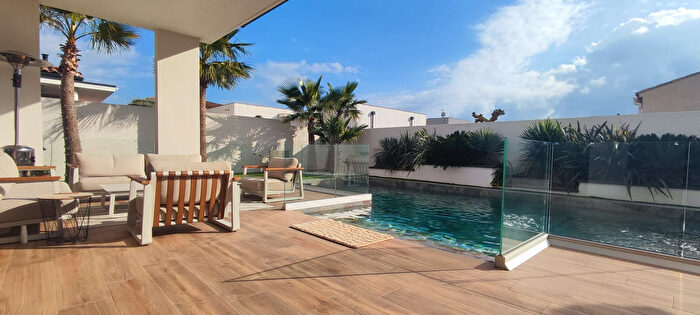 Maison à vendre - Vias, Ville - 5 pièces - 3 chambres