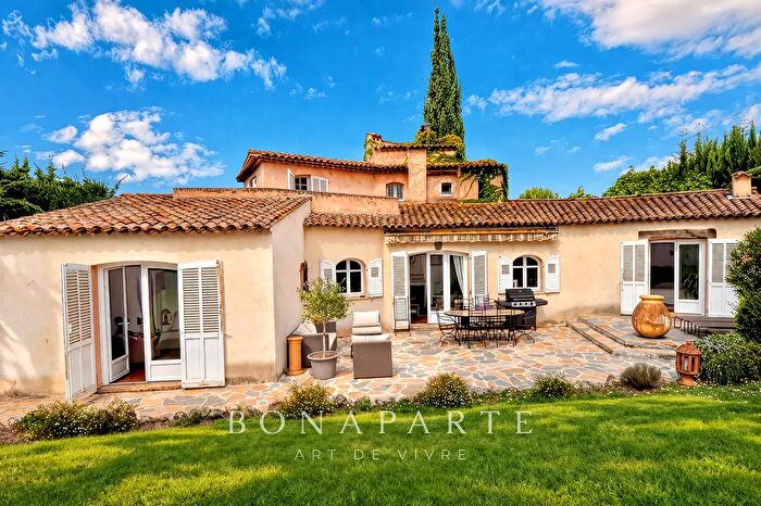 Maison 5 pièces à Mougins, Le Colombier, Colombe, Cabrières, Le Bordé, à vendre