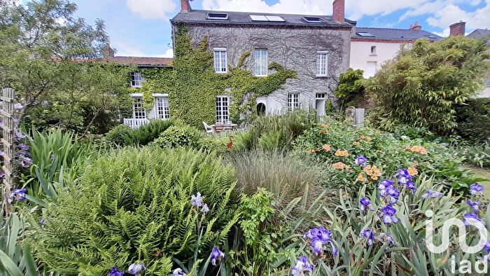 Maison à vendre - Jallais - 8 pièces - 4 chambres