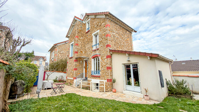 Maison à vendre - Montgeron, Centre-ville, Gare - 6 pièces - 3 chambres