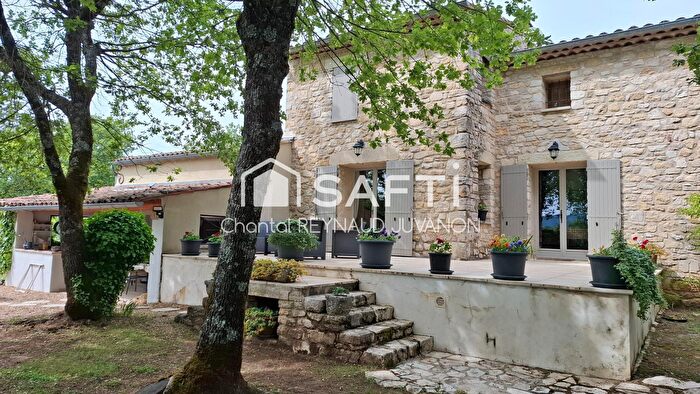 Maison 10 pièces à Caseneuve, à vendre