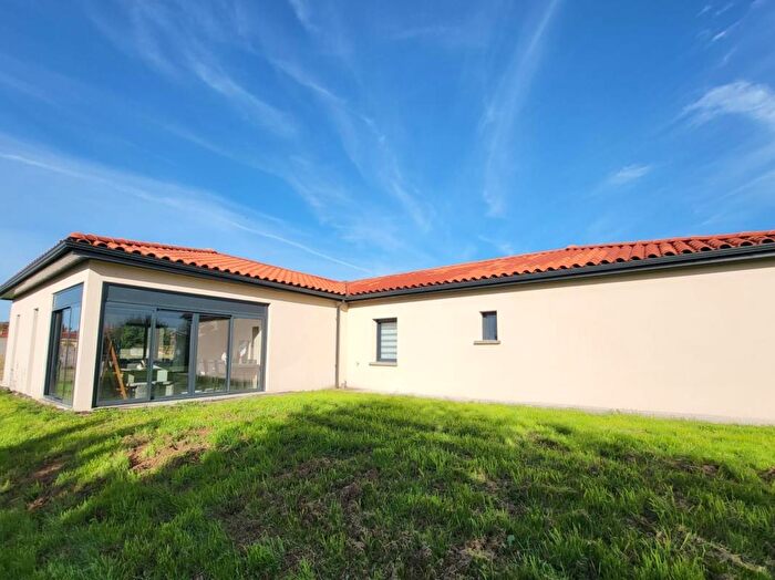 Maison à vendre - Pouilly-lès-Feurs - 6 pièces - 4 chambres