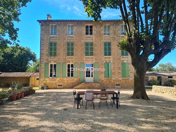 Maison 9 pièces à vendre à Saint-Christophe-sur-Roc