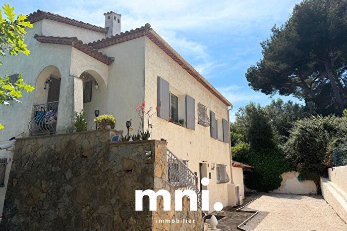 Maison à vendre - La Seyne-sur-Mer, Sud - 8 pièces - 6 chambres