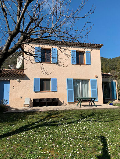 Maison à vendre - Tourrettes-sur-Loup - 5 pièces - 4 chambres