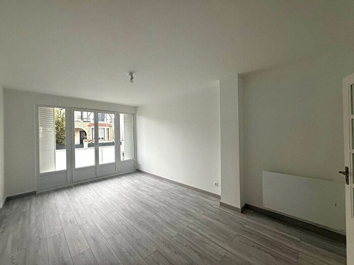 Appartement à louer - Gabriel Péri-Estienne dOrves, Colombes - 3 pièces - 2 chambres