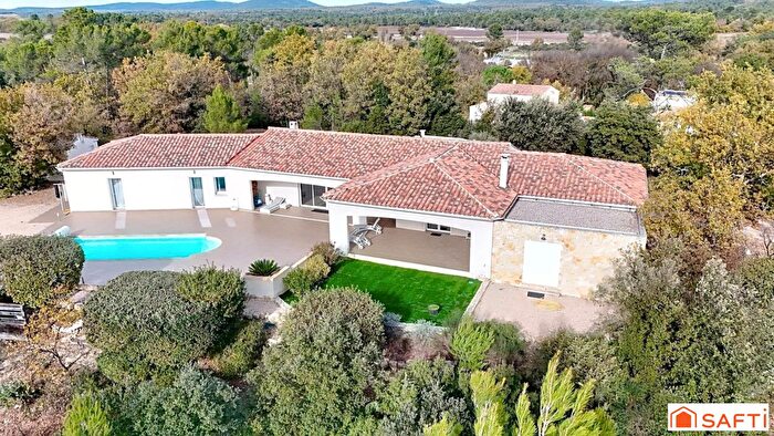 Maison 5 pièces à vendre à Saint-Maximin-la-Sainte-Baume, Centre-ville