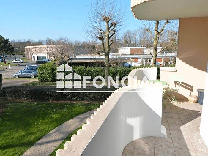 Appartement à louer - Les Près, Montigny-le-Bretonneux - 3 pièces - 2 chambres