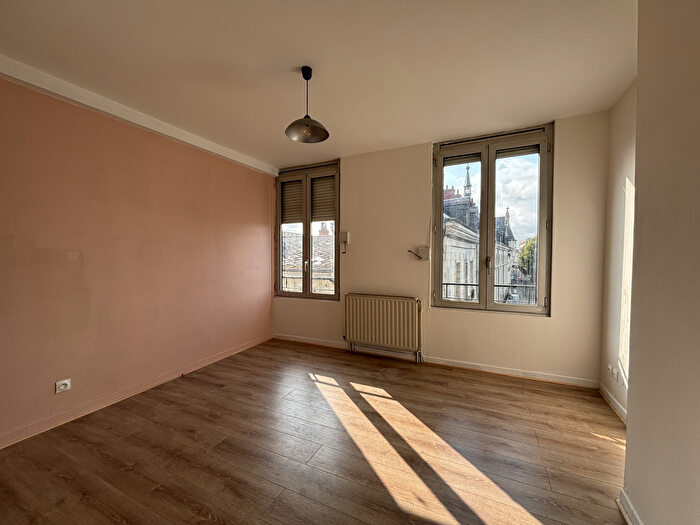 Appartement à louer - Saumur, Centre-ville - 3 pièces - 2 chambres