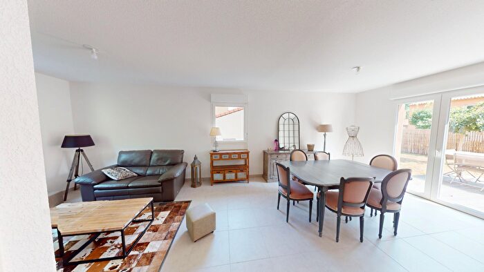 Maison à vendre - Ayguesvives - 4 pièces - 3 chambres