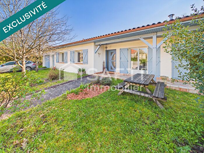 Maison à vendre - Saint-Médard-en-Jalles, Centre-ville - 5 pièces - 4 chambres