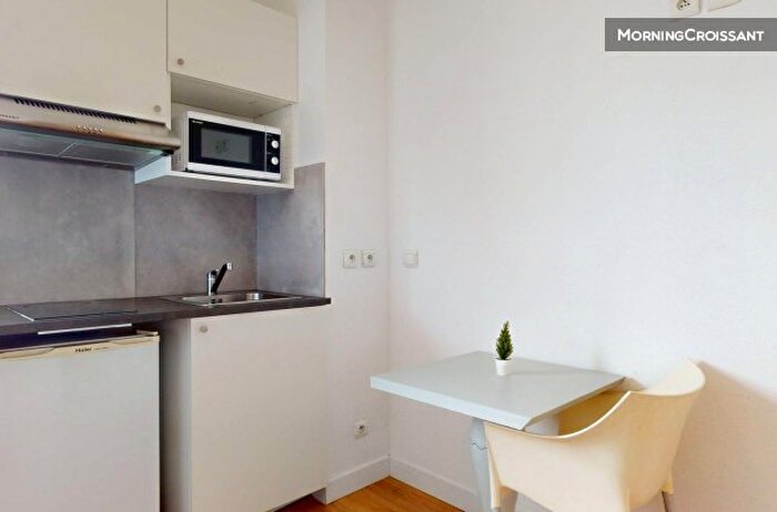 Appartement à louer - Chelles, Centre-ville, Gare, Abbesses - 1 pièce