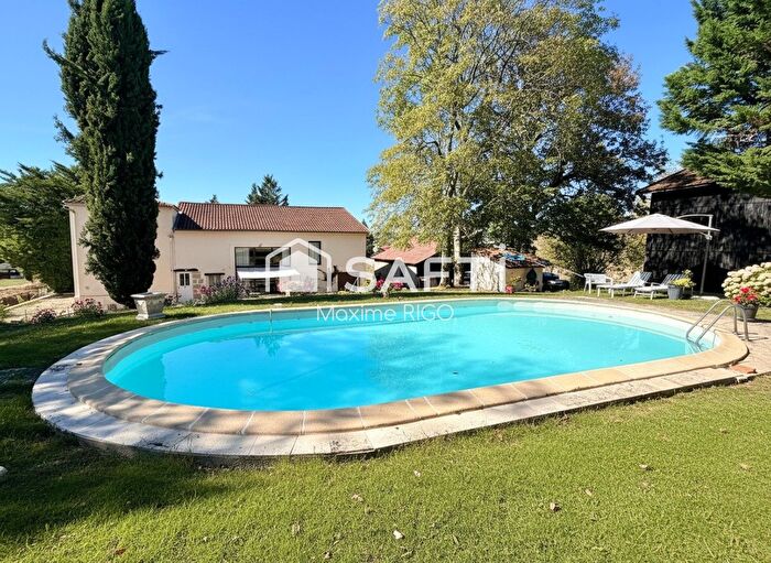 Maison 10 pièces à Virazeil, à vendre