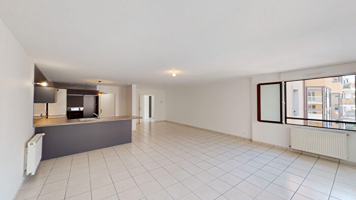 Appartement à louer - Annemasse, Centre-ville - 4 pièces - 3 chambres