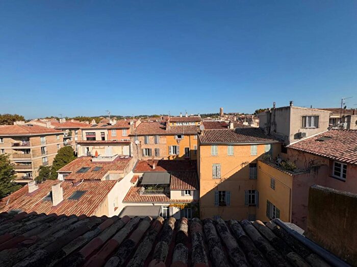 Appartement à louer - Centre Ville, Aix-en-Provence - 2 pièces - 1 chambre