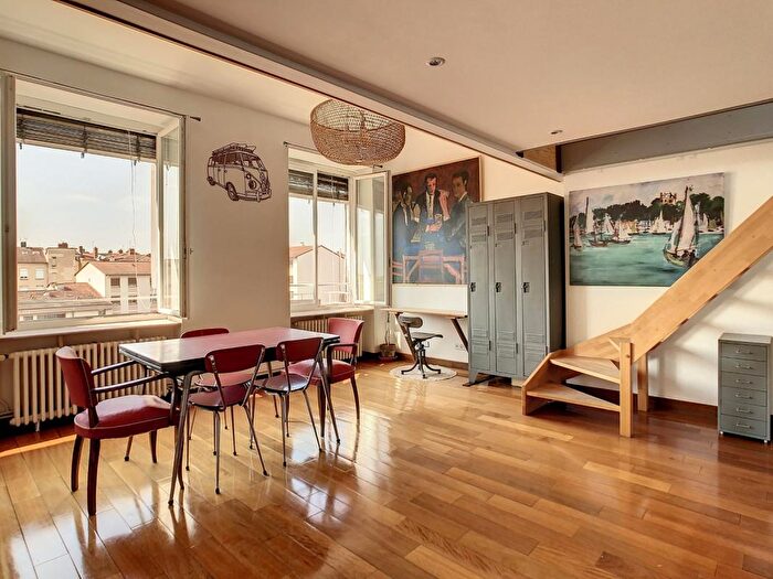 Appartement à louer - Lyon e , Croix Rousse Centre-ville - 2 pièces - 1 chambre