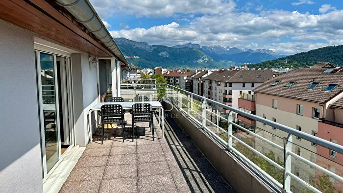 Appartement 3 pièces à Cran-Gevrier, Centre-ville, Le Vernay, Les Iles, à vendre
