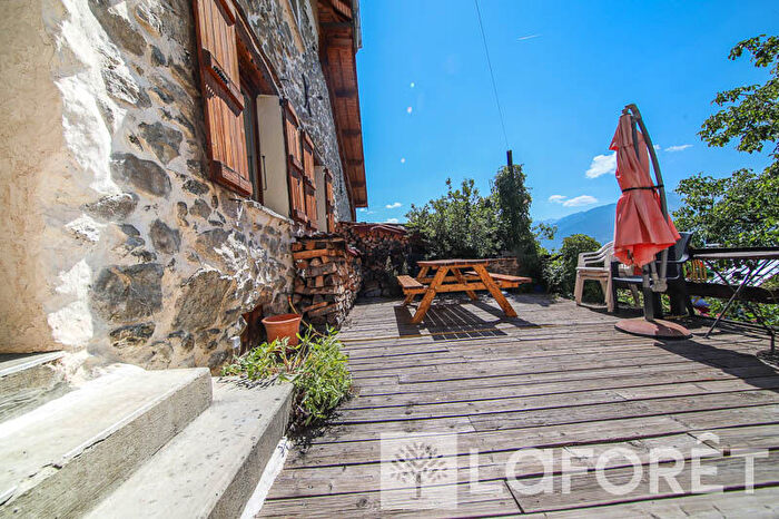 Appartement 4 pièces à vendre à Puy-Sanières