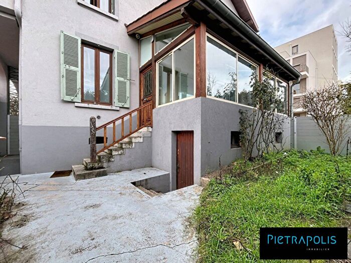 Maison 5 pièces à louer à Gorge du Loup-Champvert, Lyon 9ème arrondissement