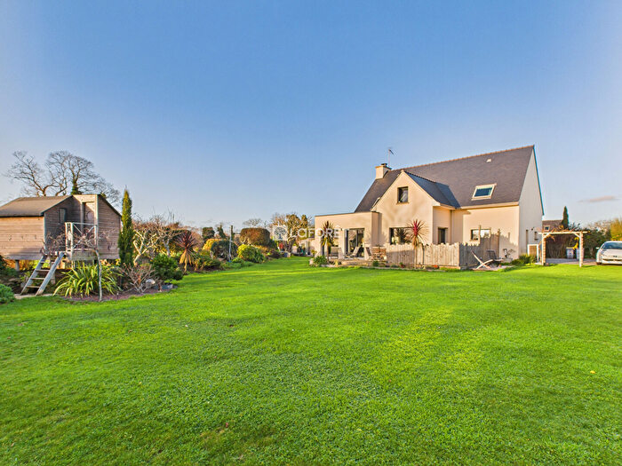 Maison à vendre - Saint-Évarzec - 7 pièces - 5 chambres