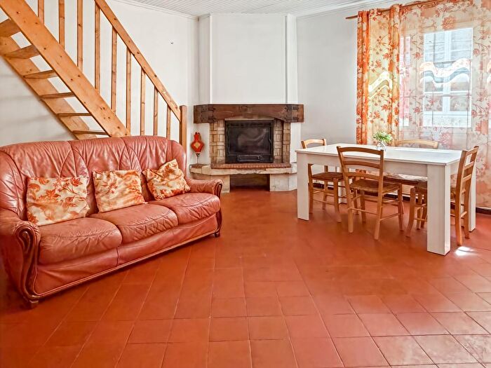 Beaucaire, Centre-ville : Maison 5 pièces à vendre