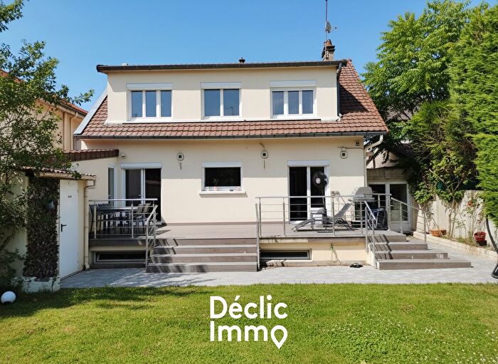 Livry-Gargan, Centre-ville : Maison 6 pièces à vendre