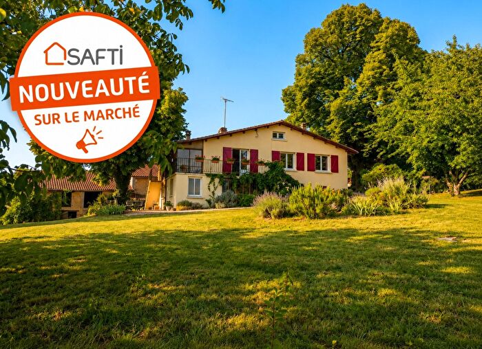 Maison 5 pièces à Montmoreau-Saint-Cybard, à vendre