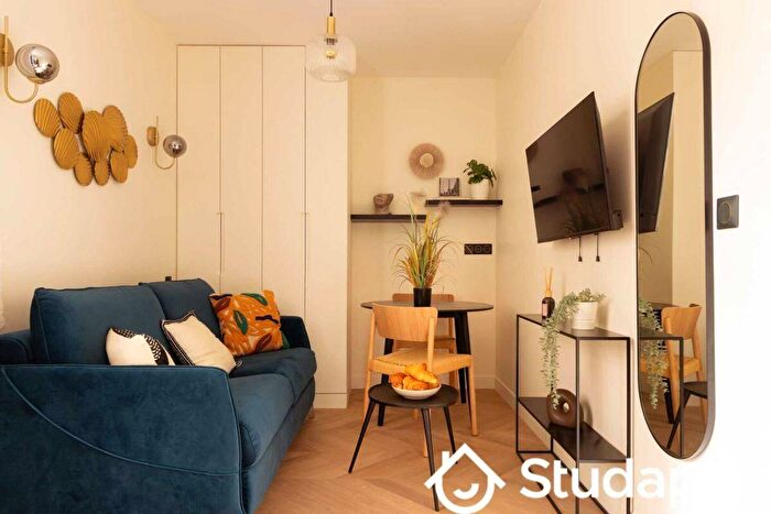 Sentier-Bonne Nouvelle, Paris 2ème arrondissement : Appartement 1 pièce à louer