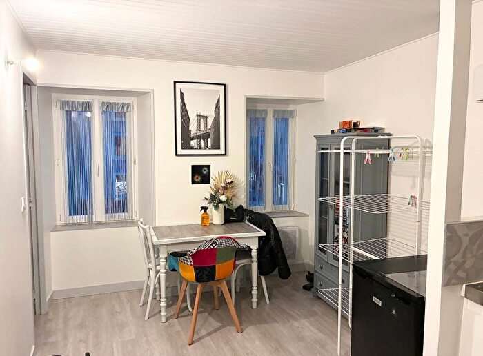 Appartement à louer - Sud, Yssingeaux - 2 pièces - 1 chambre