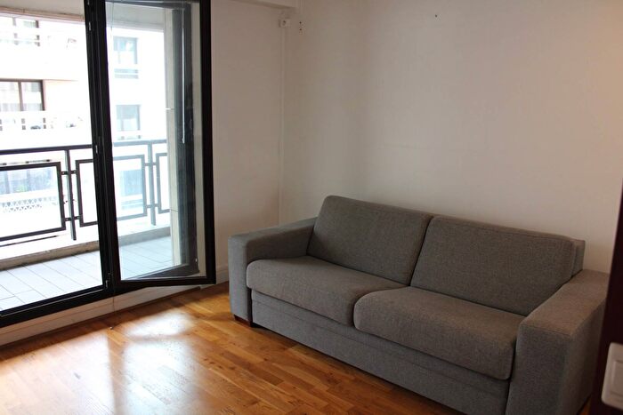 Georges Pompidou, Levallois-Perret : Appartement 1 pièce à louer