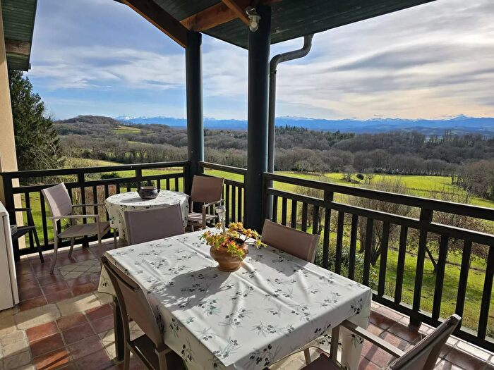 Maison à vendre - Sauveterre-de-Béarn - 8 pièces - 4 chambres