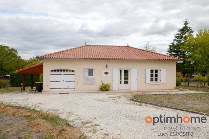 Champagne-Mouton : Maison 5 pièces à vendre