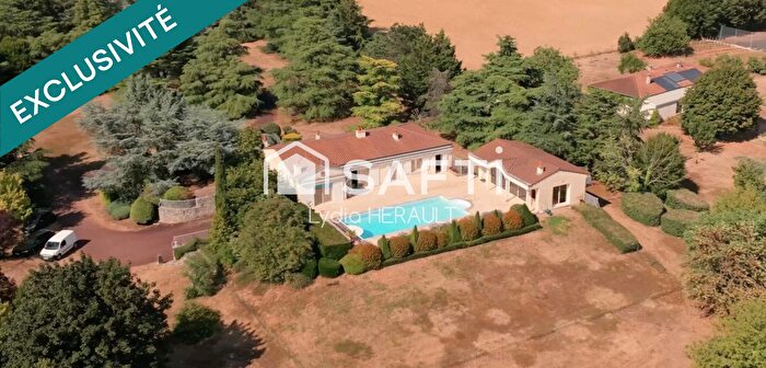 Maison à vendre - Condac - 10 pièces - 4 chambres