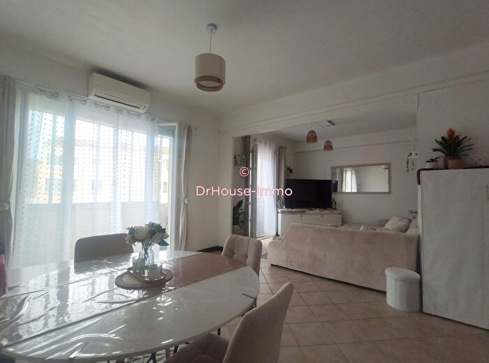 Appartement à vendre - Peyrolles-en-Provence - 5 pièces - 3 chambres