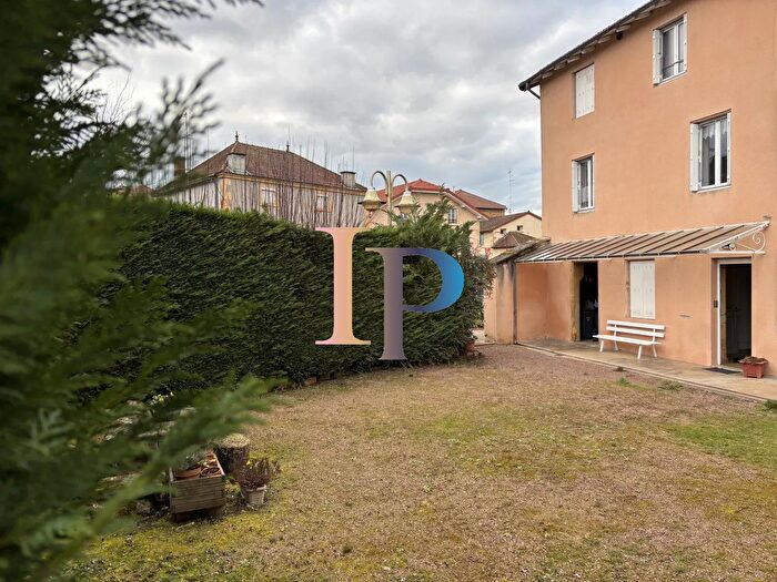 Maison à vendre - Saint-Denis-de-Cabanne - 9 pièces - 4 chambres