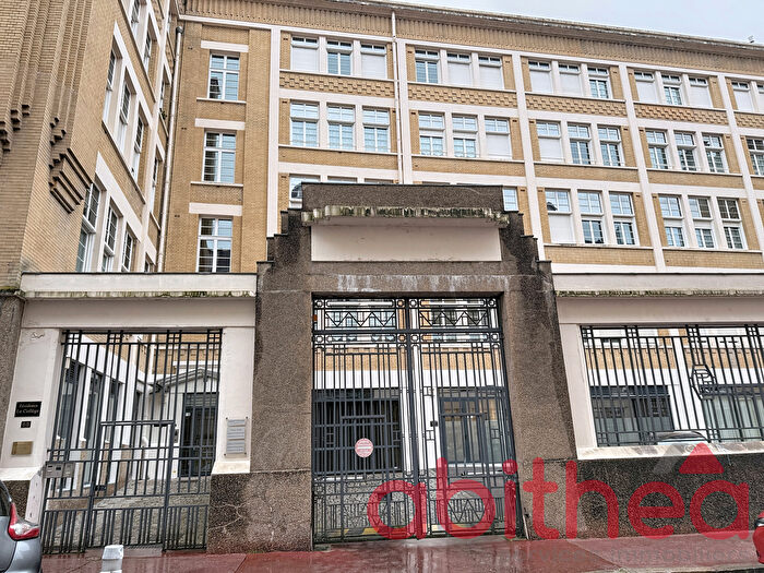 Appartement à louer - Limoges, Centre-ville, Hôtel de Ville, Emailleurs - 2 pièces - 1 chambre