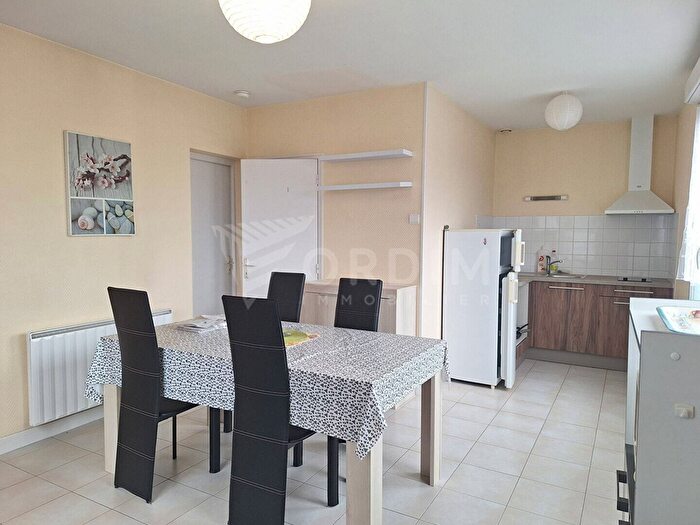 Appartement à louer - Bonny-sur-Loire - 2 pièces - 1 chambre