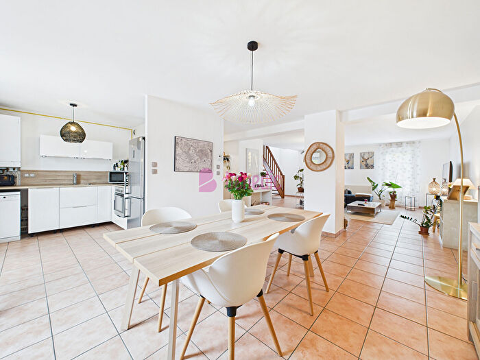 Appartement à vendre - Corny-sur-Moselle - 5 pièces - 3 chambres