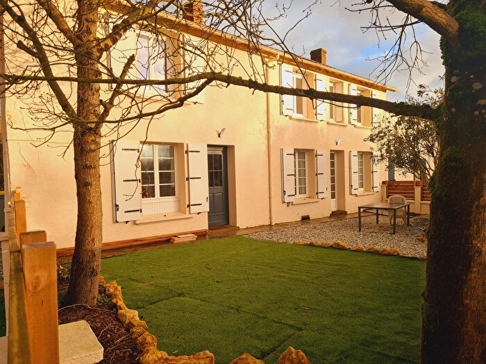 Maison à vendre - Saint-Cyr-en-Talmondais - 5 pièces - 3 chambres