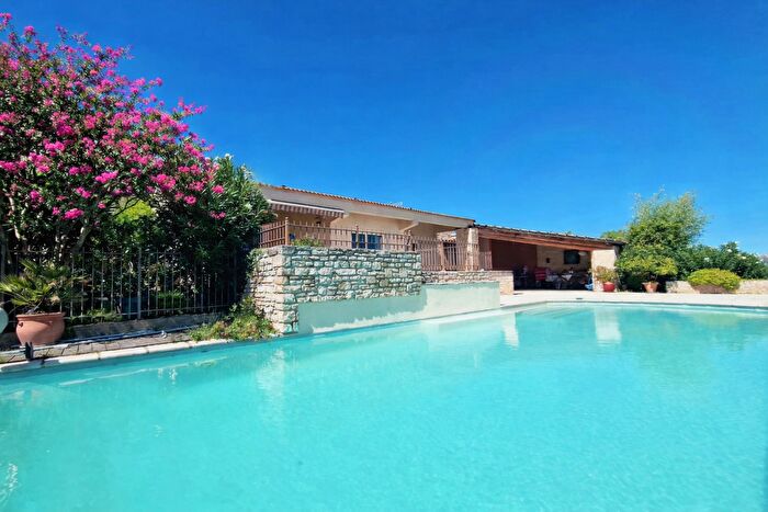 Maison à vendre - Tavel - 10 pièces - 5 chambres