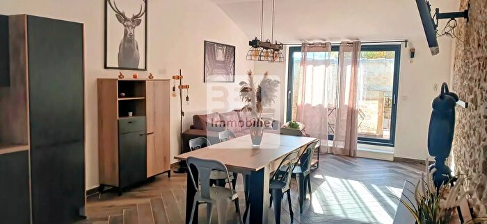 Appartement à louer - Bagnols-sur-Cèze, Centre-ville - 4 pièces - 2 chambres