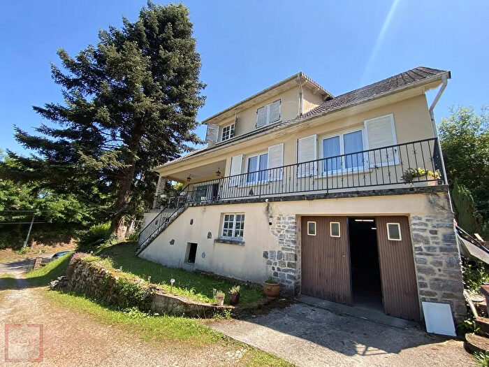 Maison à vendre - Beaulieu-sur-Dordogne - 7 pièces - 4 chambres