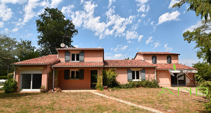 Maison 7 pièces à vendre à Saint-Estèphe