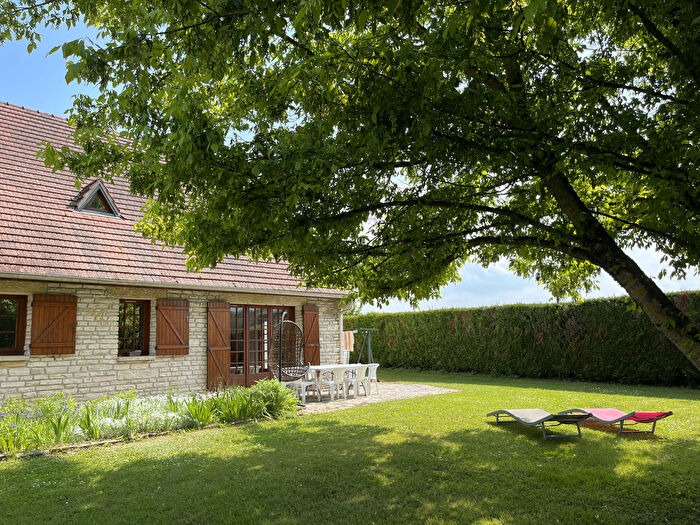 Maison à vendre - Noyers - 8 pièces - 5 chambres