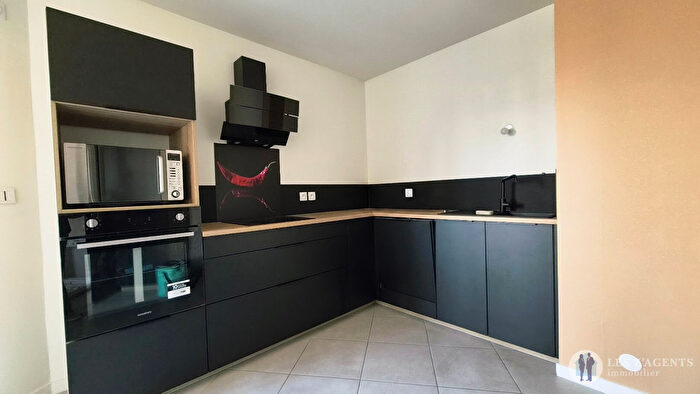 Saint-Martin-d'Hères, Centre-ville : Appartement 3 pièces à louer