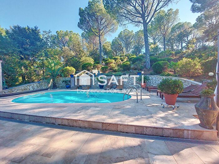 Maison à vendre - Vidauban - 5 pièces - 4 chambres